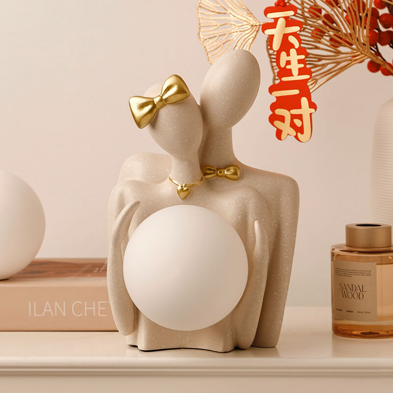 MOREUSHOP | Couple Holding Moon Lamp Ornaments – Moreushop®