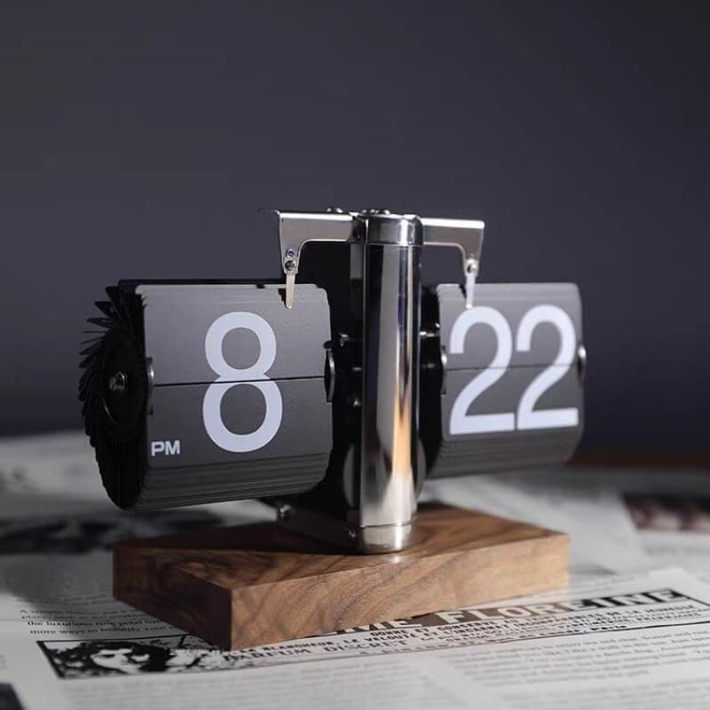 MOREUSHOP | Walnut Page Turning Clock – Moreushop®