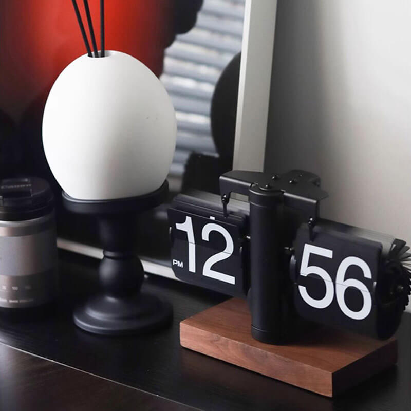 MOREUSHOP | Walnut Page Turning Clock – Moreushop®